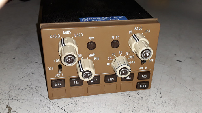 EFIS CONTROL PANEL WITH P/N: 4073770-902